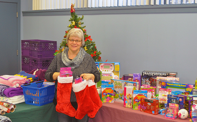 Everything You Need to Know About the Community Connections Christmas ...